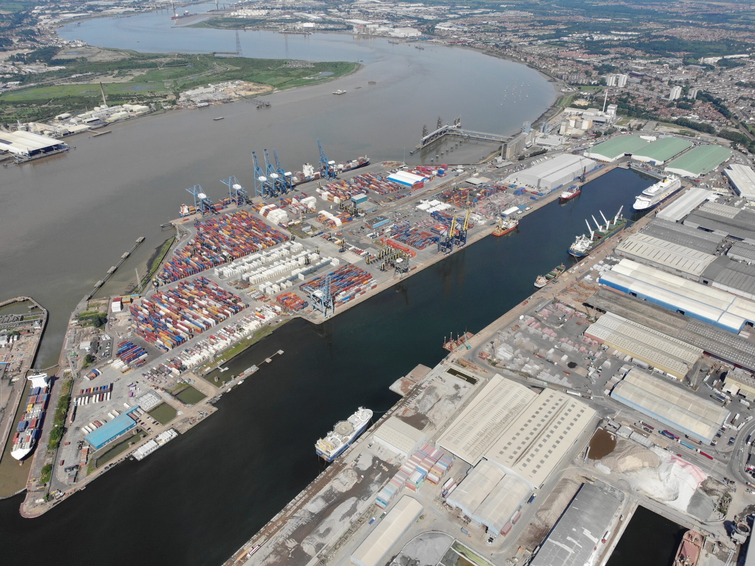Connectivity & Live Info - London Container Terminal